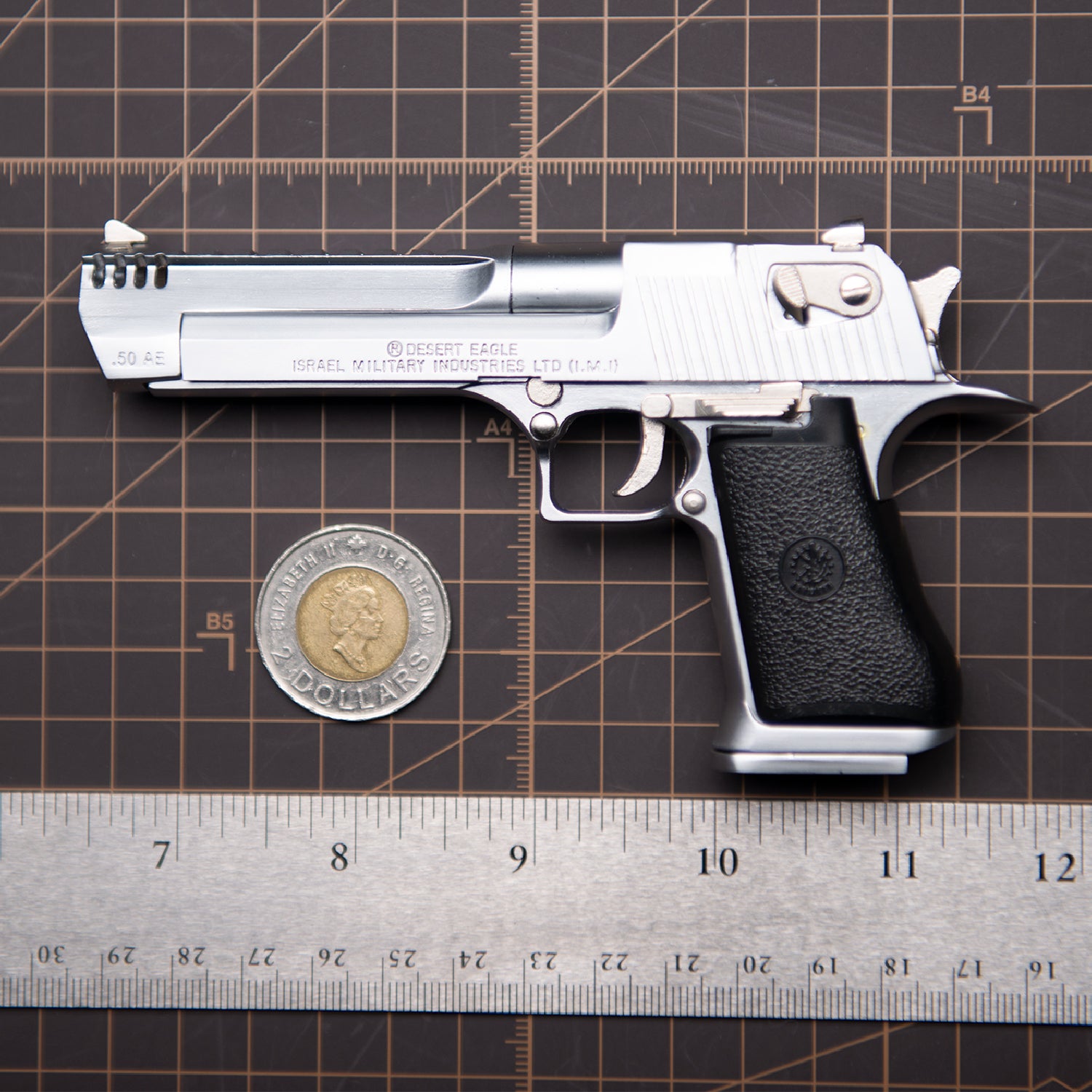 Desert Eagle - Silver - Maximum Armory Licensed Miniature Model - 1:2.